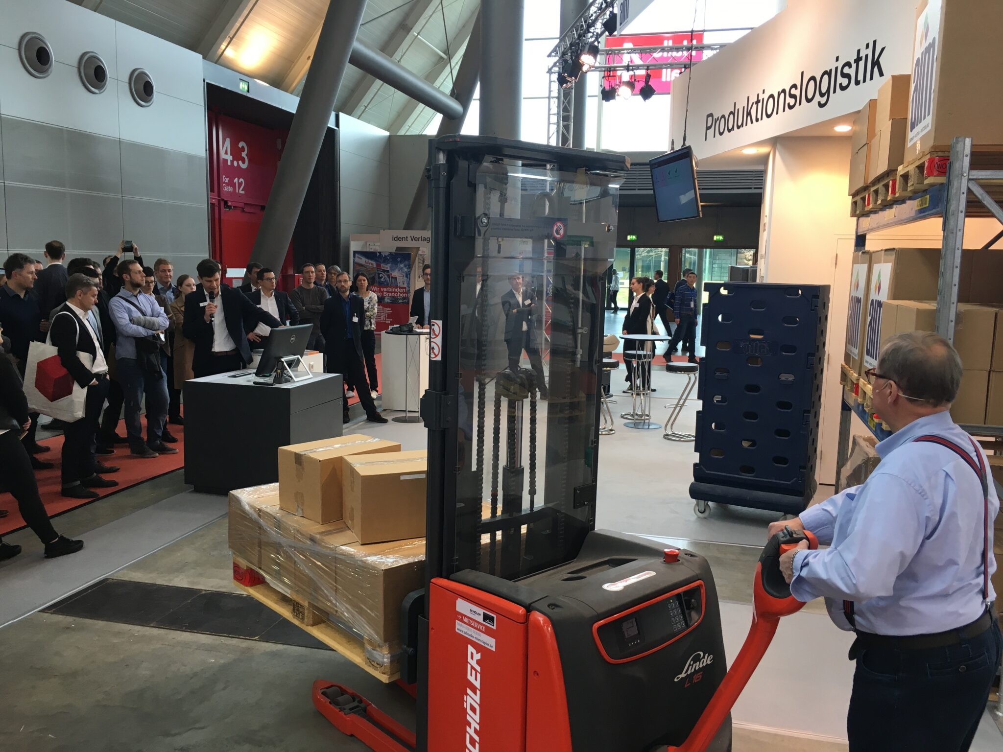 Tracking & Tracing Theater | AIM-D e.V.